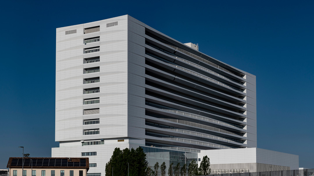 Screenline: integral blinds patented by Pellini