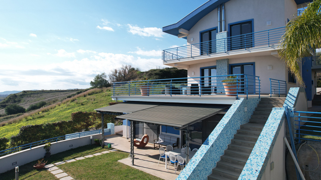 Screenline: integral blinds patented by Pellini